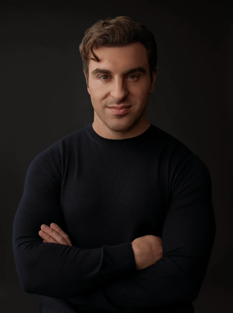 Brian Chesky, The Designer Who Turned Strangers Into Hosts & Built A ...